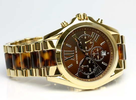 【20代前半・後半】クリスマスに贈る彼女へのプレゼント！おすすめの腕時計ブランドは？【予算1~5万】 | ペアウォッチと財布マガジン